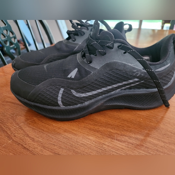 Nike | Shoes | Nike Run Shield Tennis Shoe | Poshmark